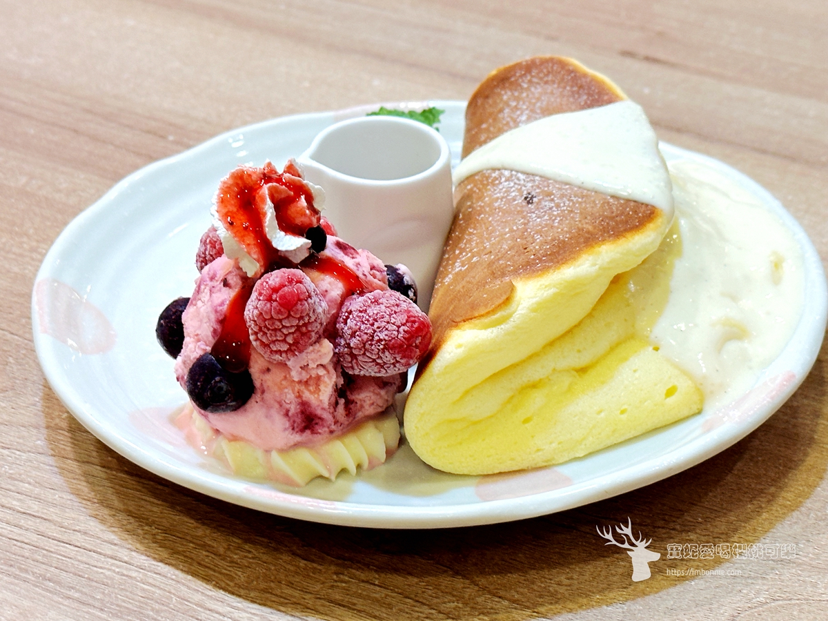 【台北】Woosa洋食パンケーキ 屋莎洋食鬆餅屋(台北松菸店) | 寶妮愛喝櫻桃可樂